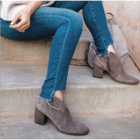 Frye | Shoes | Frye Nora Zip Short Bootie Boots In Elephant Color ...